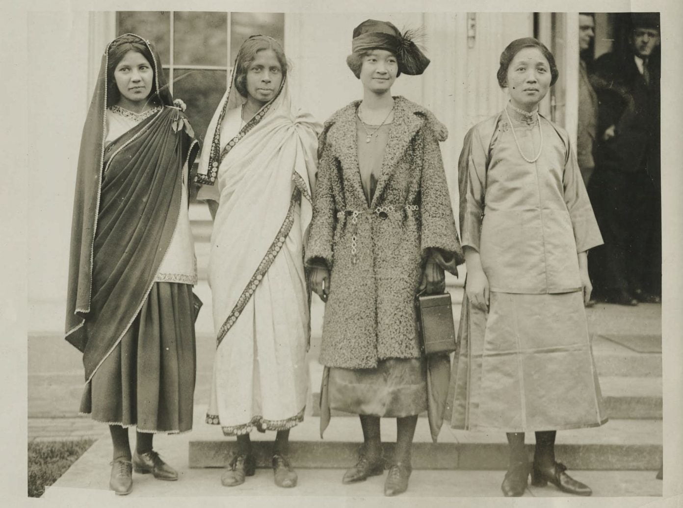 Timeline Of Changing Bengali Fashion Over the Years: From 1850s To Now