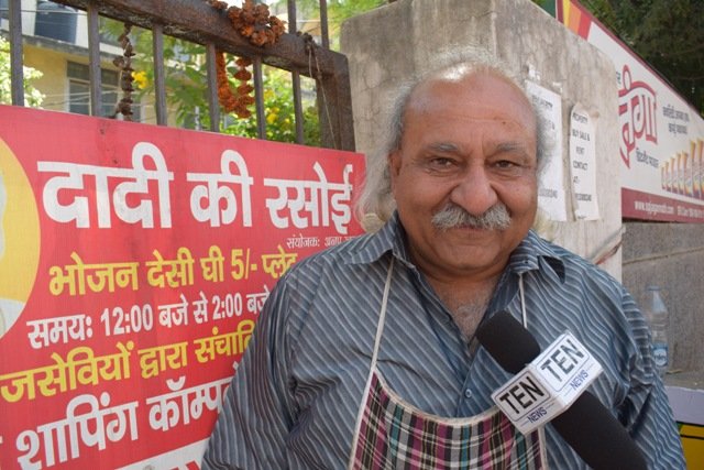 Meet Anoop Khanna: The Noida Based Social Worker Who Feeds 500 People A ...