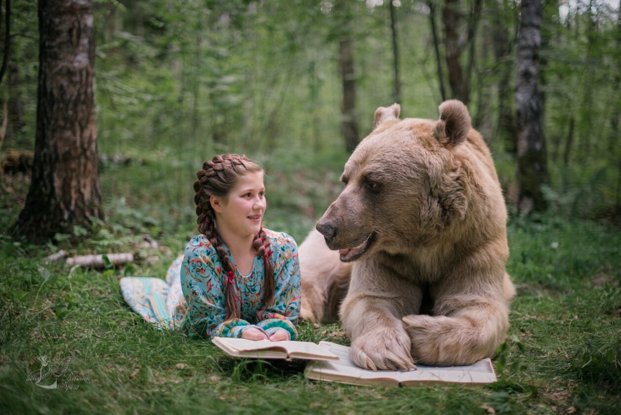 This Brown Bear In Russia Is The Hottest Model In Town Right Now