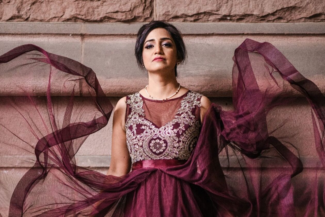 Meet Anamika Shrivastava, new singer in the world of bhakti songs!!