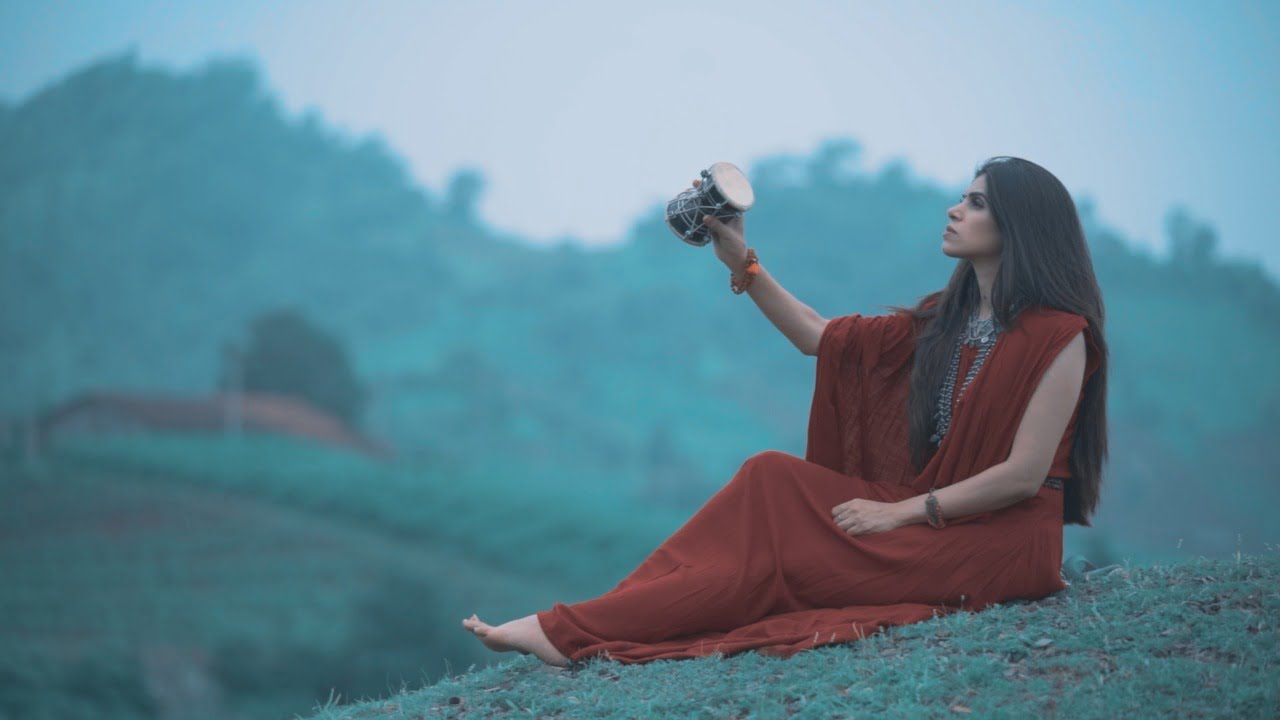 Soulful voice of singer Dhara shah all set to make sharavan bhakti even ...