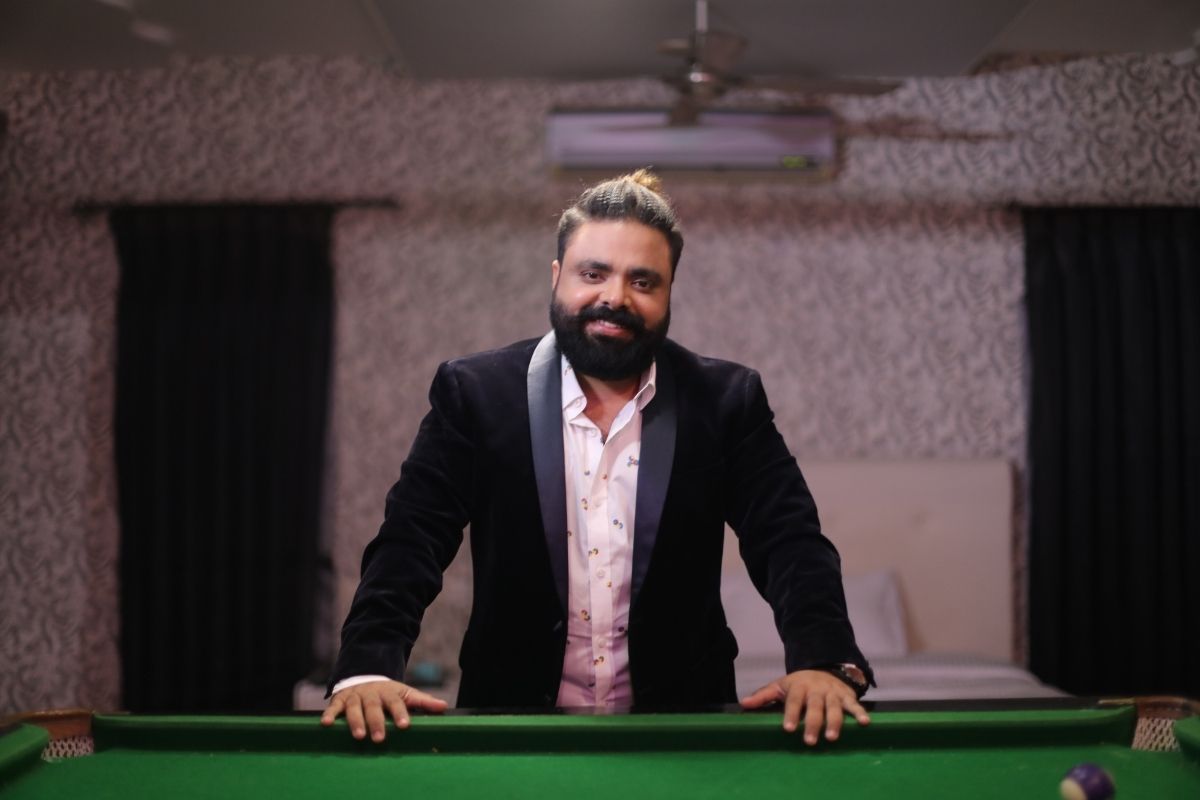 Sarkar Family Wishes Happy Navratri & Hopes Bonhomie Continues Forever