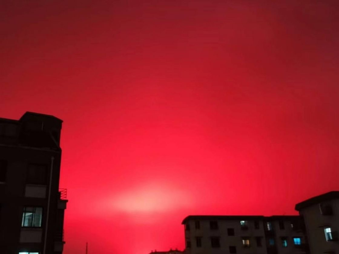 China Finds Its Sky Turn Red: Crazy Phenomena Explained