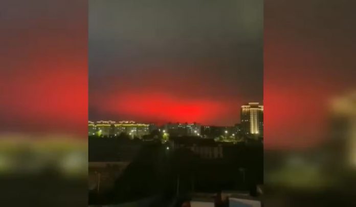 China Finds Its Sky Turn Red: Crazy Phenomena Explained