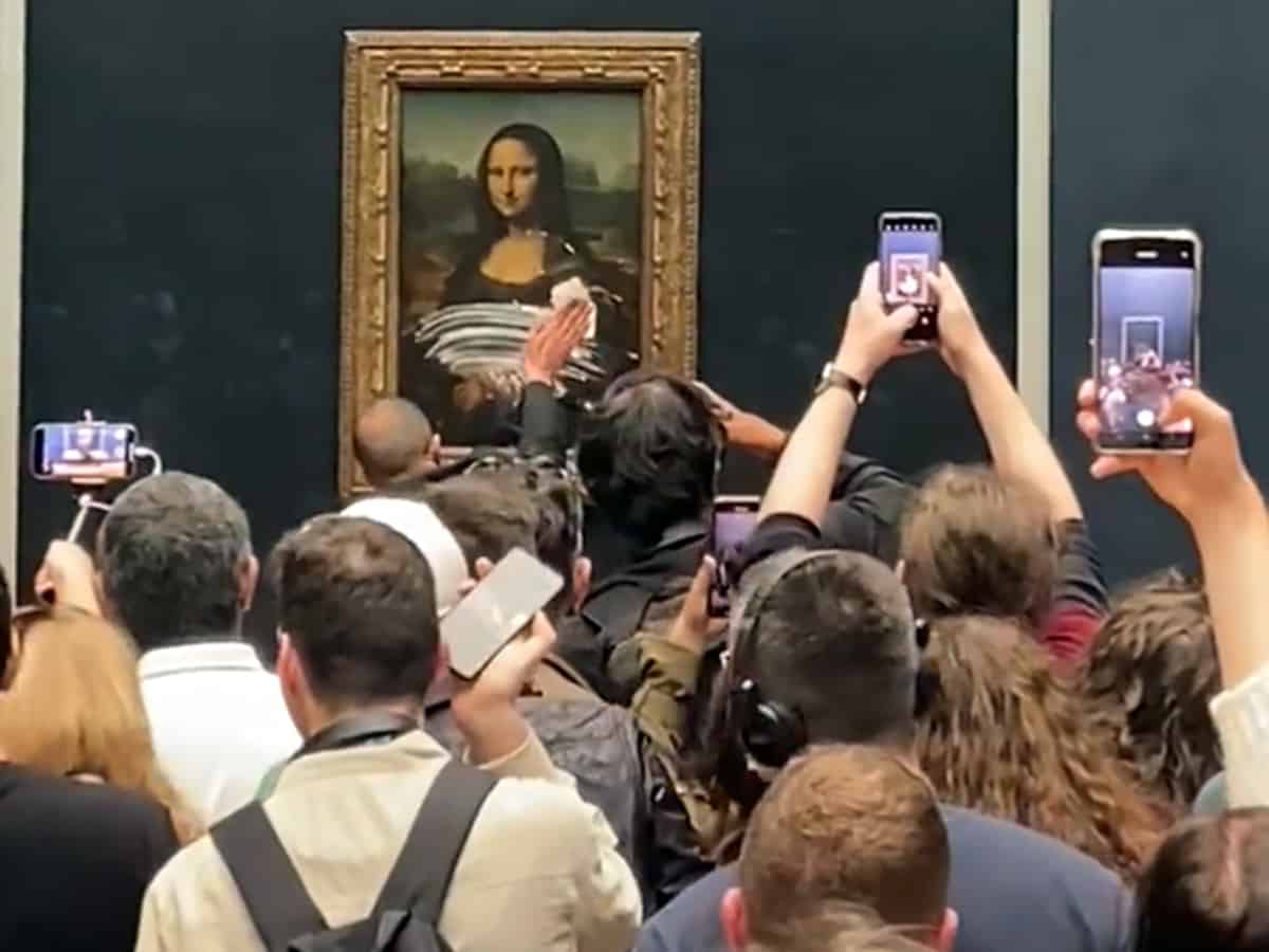 The Mona Lisa Smeared! - A Wild Incident Explained