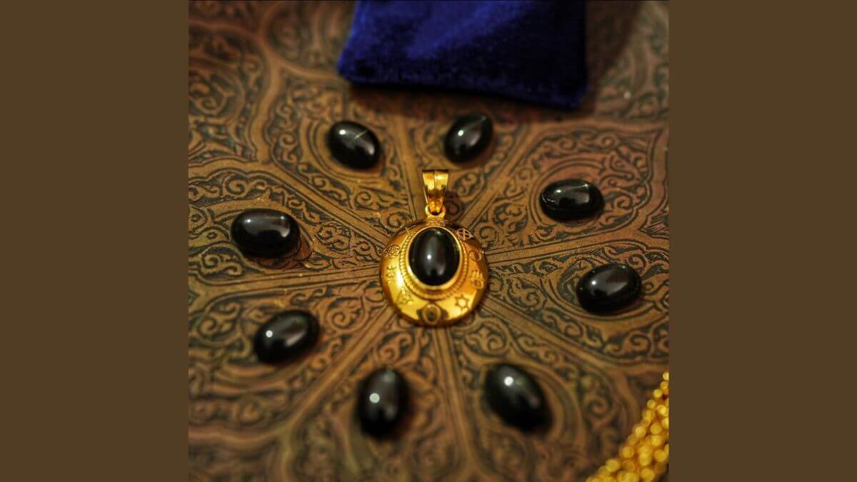 The Divine Star Protection Pendant Clears Negative energies & Raises ...